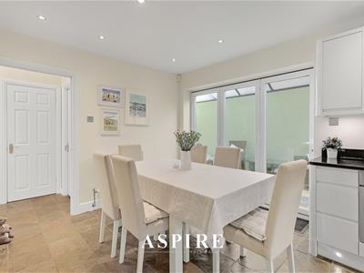 Carte Place, Langdon Hills SS16 Offers in the region of £850,000